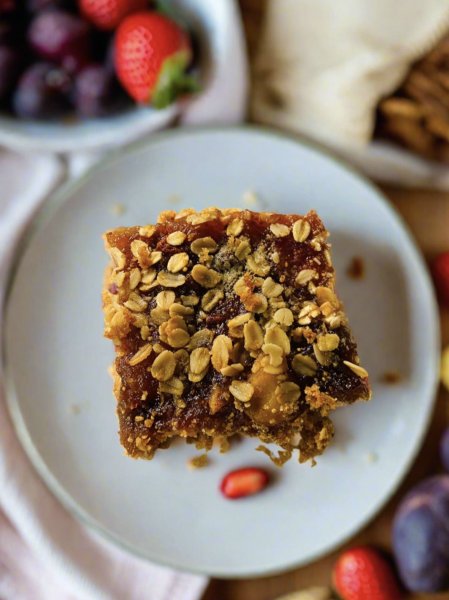 Laura's Naturals Fig Berry Bar - Four Seasons Farm Market